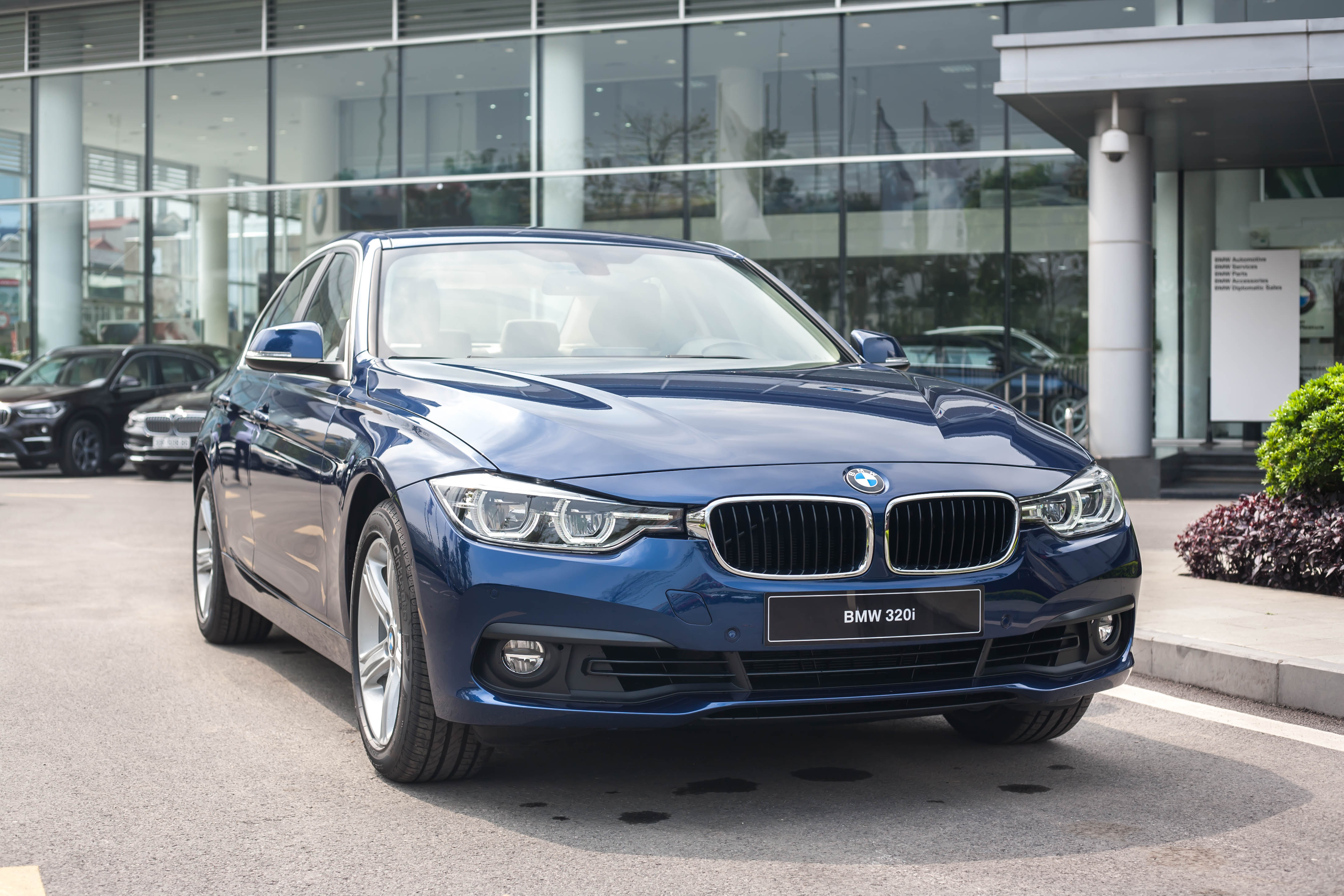 Đánh giá BMW 320i nhập Đức. Giá chỉ từ 1,355 tỷ - Đỉnh cao cảm giác lái